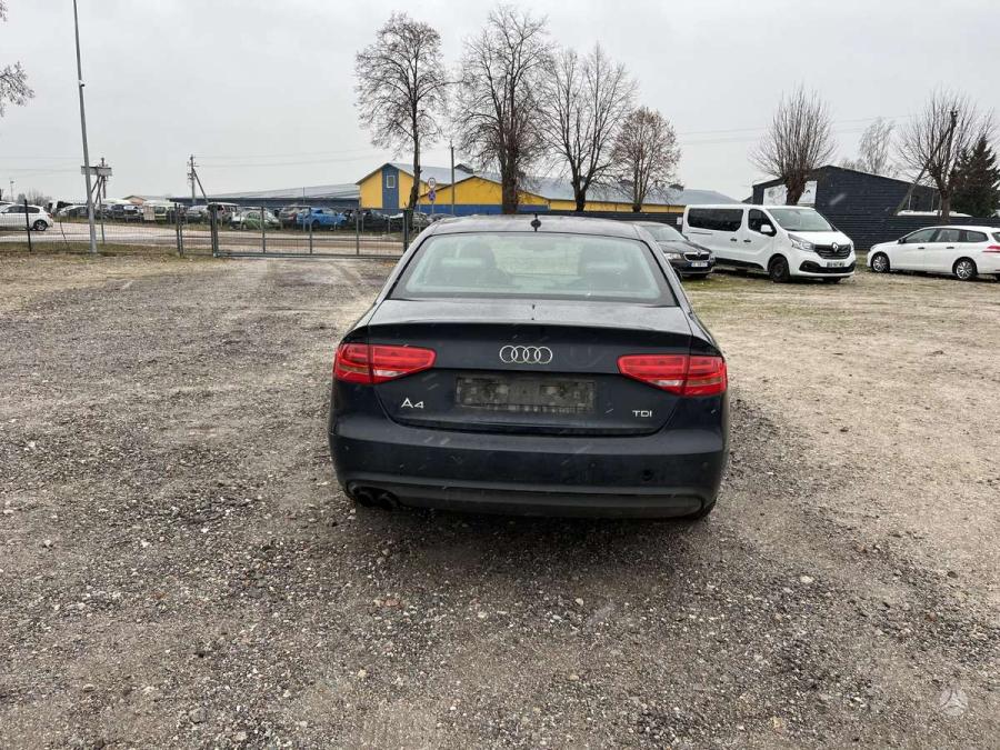 Grey Audi A4 2013 in Taurage, with an engine capacity of 1.97 L and mileage of 300 thousand km for 4900 €, photo 10 on AUTOMOTO.COM.LV