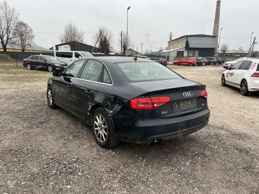 Grey Audi A4 2013 in Taurage, with an engine capacity of 1.97 L and mileage of 300 thousand km for 4900 €, photo 11 on AUTOMOTO.COM.LV
