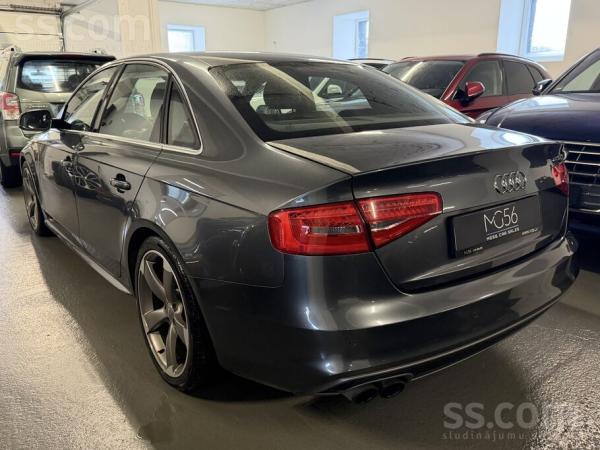 Pelēks Audi A4 2013 Rīga, ar dzinēja tilpumu 1.80 L un nobraukumu 158 tūkst. km par 10990 €, foto 4 vietnē AUTOMOTO.COM.LV