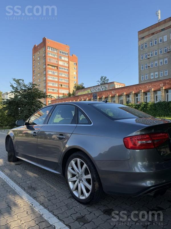 Grey Audi A4 2014 in Riga, with an engine capacity of 2.00 L and mileage of 215 thousand km for 10000 €, photo 4 on AUTOMOTO.COM.LV