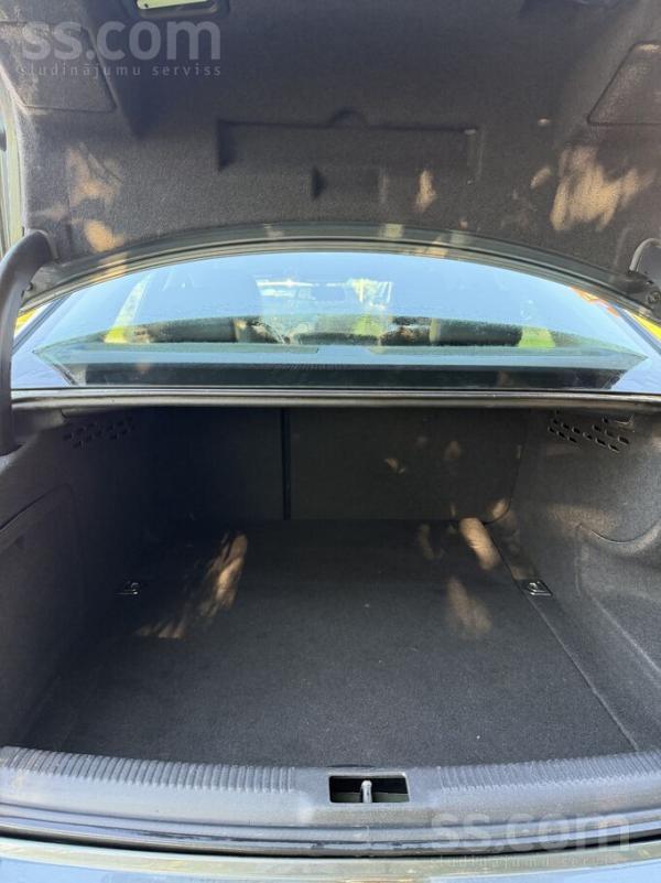 Grey Audi A4 2014 in Riga, with an engine capacity of 2.00 L and mileage of 215 thousand km for 10000 €, photo 8 on AUTOMOTO.COM.LV