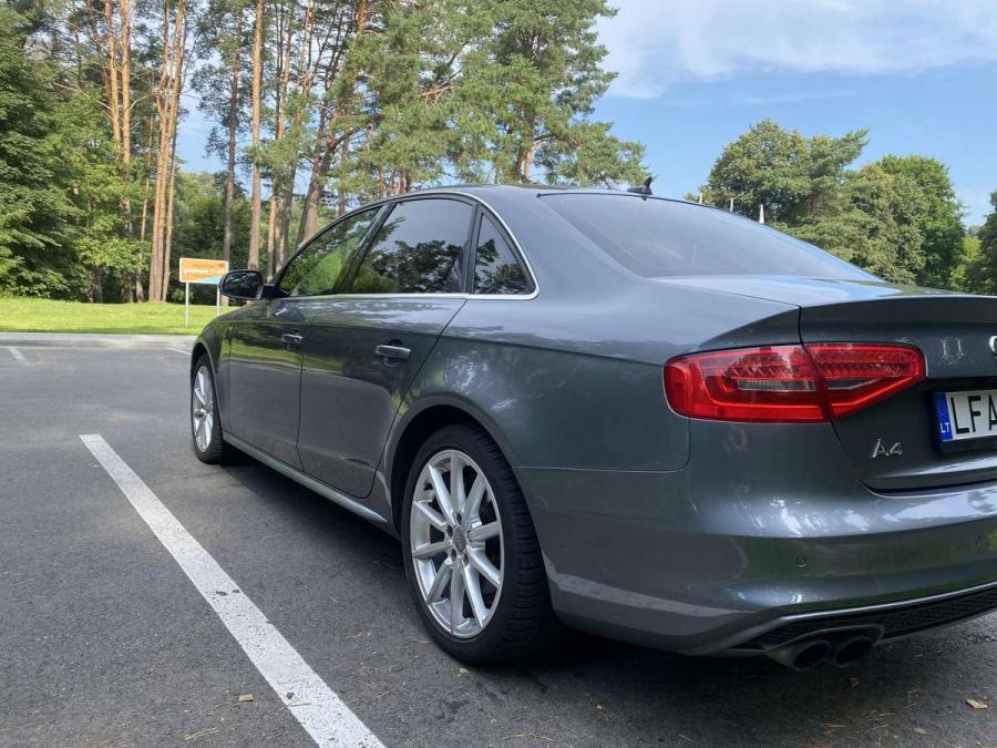 Grey Audi A4 2014 in Vilnius, with an engine capacity of 1.98 L and mileage of 161 thousand km for 9300 €, photo 9 on AUTOMOTO.COM.LV
