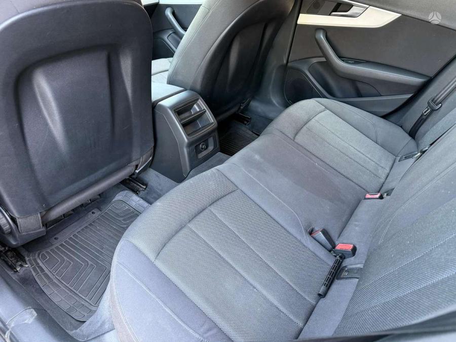 Pelēks Audi A4 2015 Šauļi, ar dzinēja tilpumu 1.97 L un nobraukumu 400 tūkst. km par 5650 €, foto 12 vietnē AUTOMOTO.COM.LV