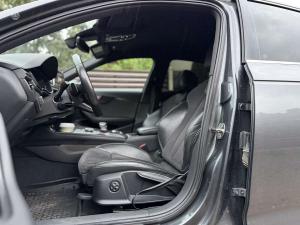 Pelēks Audi A4 2015 Viļņa, ar dzinēja tilpumu 1.97 L un nobraukumu 300 tūkst. km par 9200 €, foto 13 vietnē AUTOMOTO.COM.LV