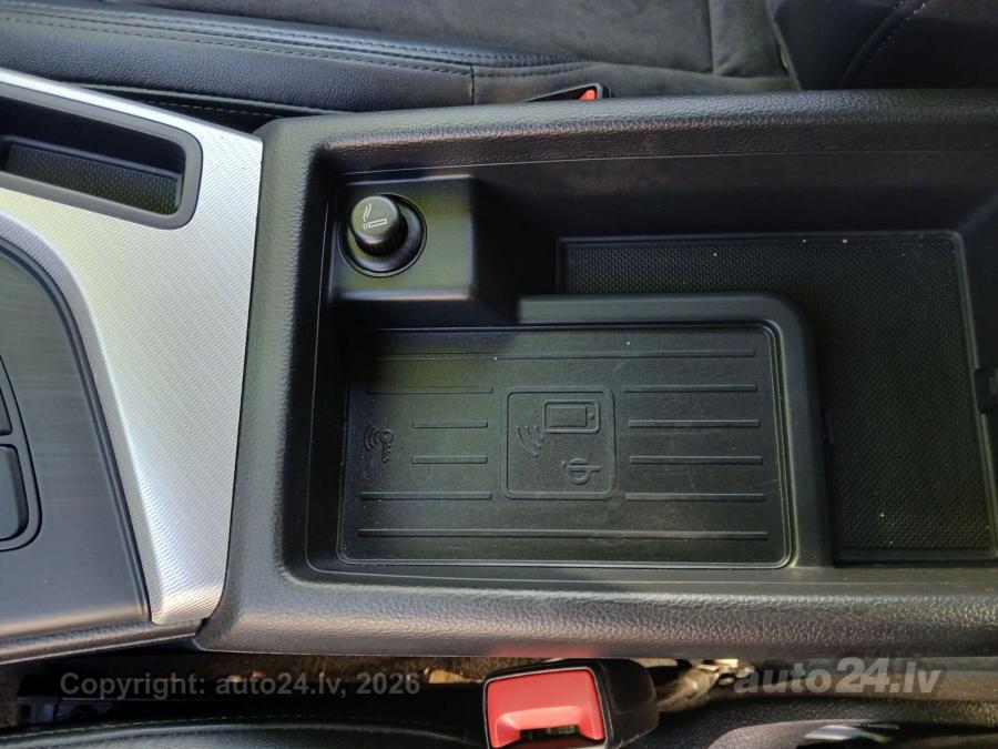 Grey Audi A4 2016 in Voru, with an engine capacity of 2.00 L and mileage of 111 thousand km for 14900 €, photo 16 on AUTOMOTO.COM.LV