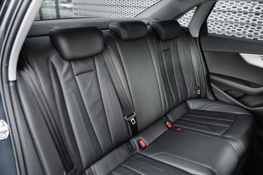 Pelēks Audi A4 2019 Mārupe, ar dzinēja tilpumu 2.00 L un nobraukumu 119 tūkst. km par 18050 €, foto 25 vietnē AUTOMOTO.COM.LV