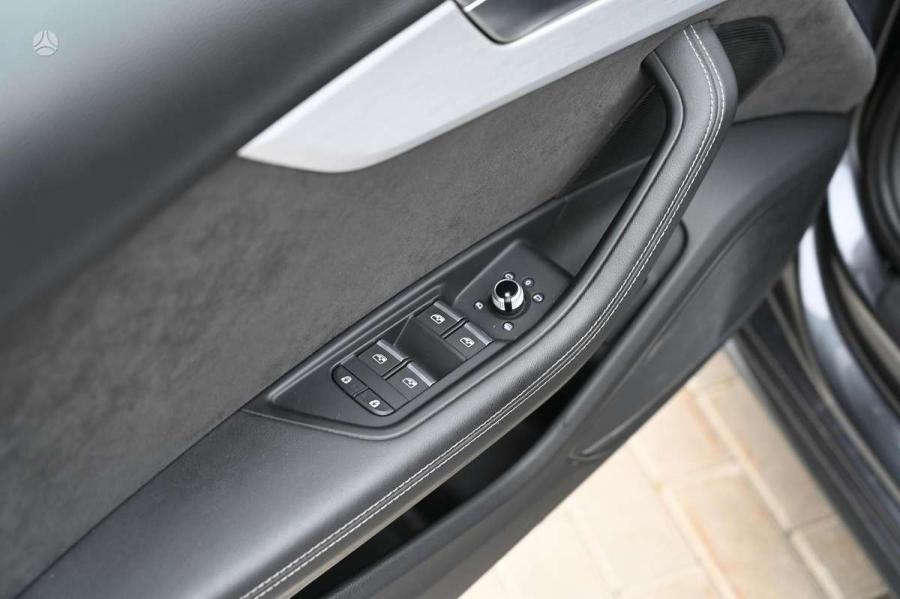 Grey Audi A4 2021 in Vilnius, with an engine capacity of 1.98 L and mileage of 72 thousand km for 24450 €, photo 14 on AUTOMOTO.COM.LV
