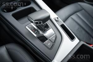 Pelēks Audi A4 2024 Rīga, ar dzinēja tilpumu 2.00 L un nobraukumu 23 tūkst. km par 33350 €, foto 16 vietnē AUTOMOTO.COM.LV