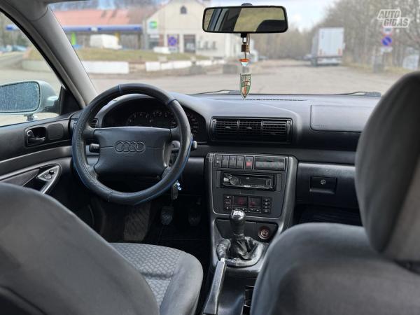 Pelēks Audi A4 1996 Viļņa, ar dzinēja tilpumu 1.90 L un nobraukumu 512 tūkst. km par 840 €, foto 5 vietnē AUTOMOTO.COM.LV