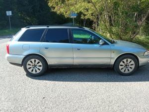 Pelēks Audi A4 1997 Viļņa, ar dzinēja tilpumu 1.90 L un nobraukumu 387 tūkst. km par 990 €, foto 4 vietnē AUTOMOTO.COM.LV