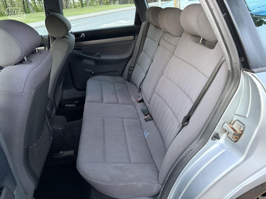 Pelēks Audi A4 1998 Viļņa, ar dzinēja tilpumu 1.90 L un nobraukumu 434 tūkst. km par 400 €, foto 4 vietnē AUTOMOTO.COM.LV