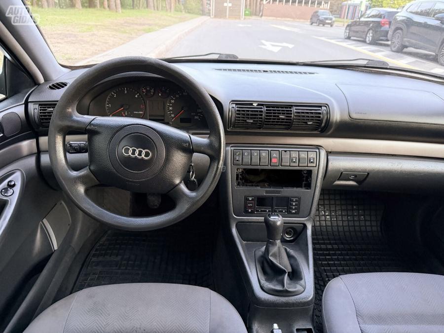 Pelēks Audi A4 1998 Viļņa, ar dzinēja tilpumu 1.90 L un nobraukumu 434 tūkst. km par 400 €, foto 12 vietnē AUTOMOTO.COM.LV