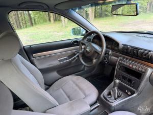 Pelēks Audi A4 1998 Viļņa, ar dzinēja tilpumu 1.90 L un nobraukumu 434 tūkst. km par 400 €, foto 15 vietnē AUTOMOTO.COM.LV