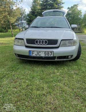 Pelēks Audi A4 1999 Viļņa, ar dzinēja tilpumu 2.50 L un nobraukumu 385 tūkst. km par 800 €, foto  vietnē AUTOMOTO.COM.LV