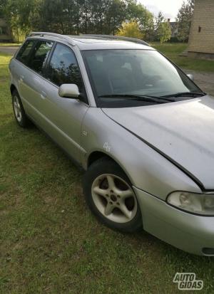 Pelēks Audi A4 1999 Viļņa, ar dzinēja tilpumu 2.50 L un nobraukumu 385 tūkst. km par 800 €, foto 4 vietnē AUTOMOTO.COM.LV