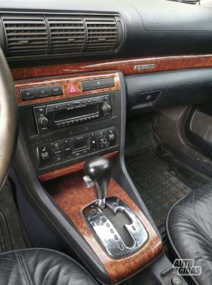 Pelēks Audi A4 1999 Viļņa, ar dzinēja tilpumu 2.50 L un nobraukumu 385 tūkst. km par 800 €, foto 10 vietnē AUTOMOTO.COM.LV