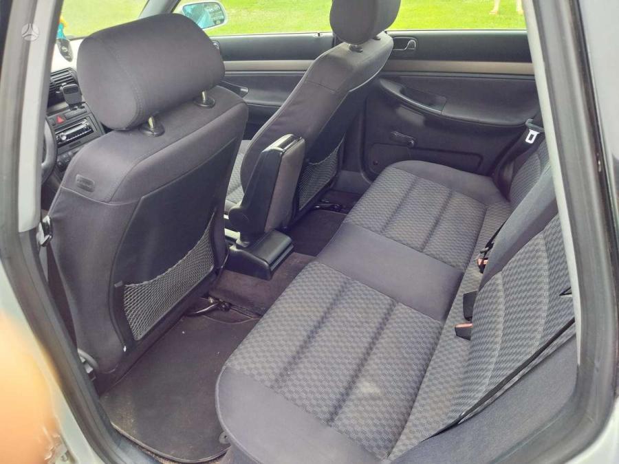 Pelēks Audi A4 1999 Viļņa, ar dzinēja tilpumu 1.90 L un nobraukumu 458 tūkst. km par 1200 €, foto 3 vietnē AUTOMOTO.COM.LV