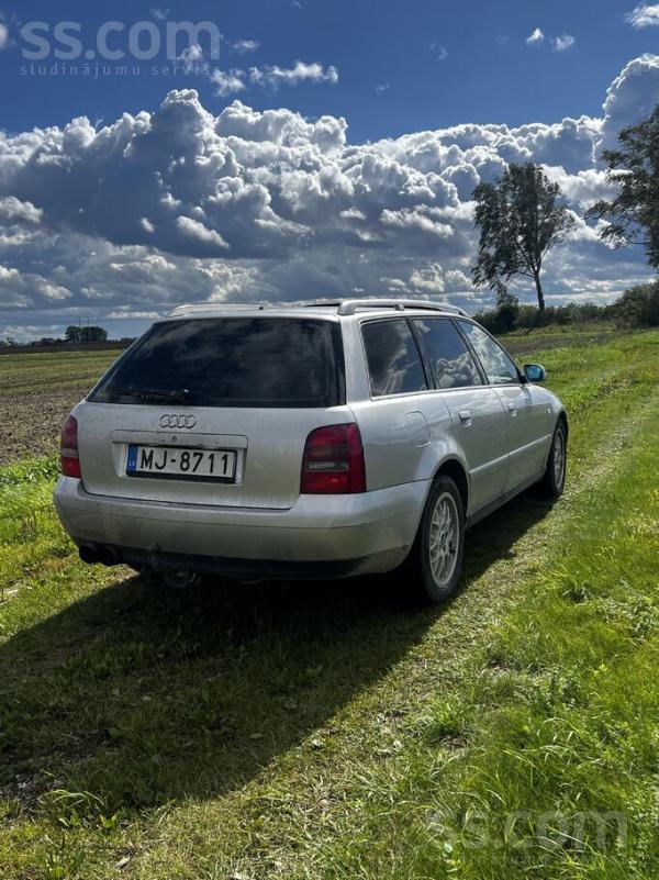 Audi A4 1999 in Jelgava on AUTOMOTO.COM.LV Grey Audi A4 1999 in Jelgava, with an engine capacity of 2.50 L and mileage of 428 thousand km for 1590 €, photo 4 on AUTOMOTO.COM.LV