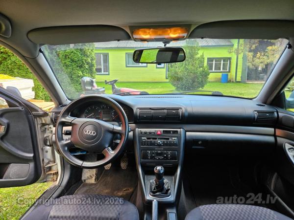 Audi A4 1999 in Polva on AUTOMOTO.COM.LV Grey Audi A4 1999 in Polva, with an engine capacity of 1.80 L and mileage of 0 thousand km for 800 €, photo 6 on AUTOMOTO.COM.LV
