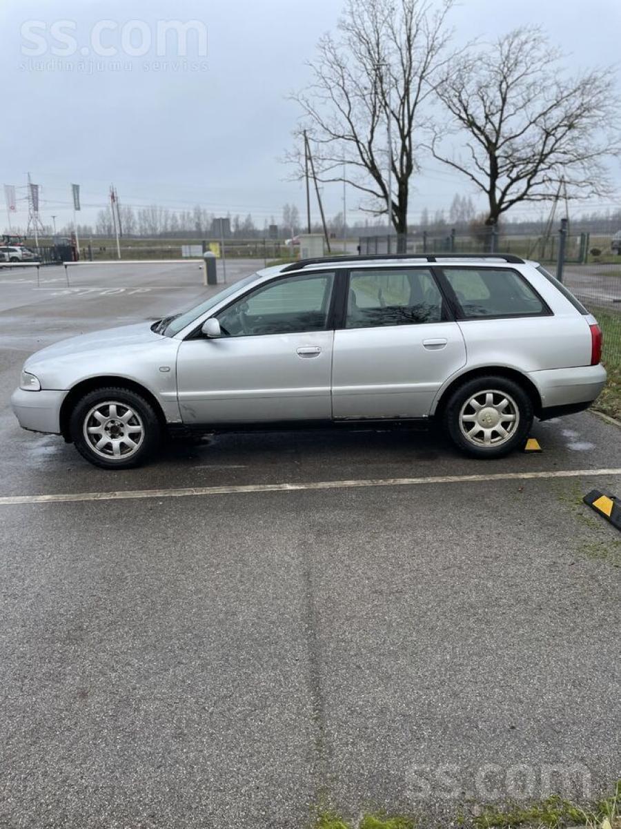 Pelēks Audi A4 2000 Jelgava, ar dzinēja tilpumu 1.90 L un nobraukumu 386 tūkst. km par 900 €, foto 4 vietnē AUTOMOTO.COM.LV