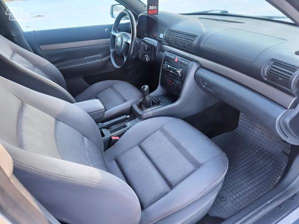 Pelēks Audi A4 2000 Viļņa, ar dzinēja tilpumu 1.90 L un nobraukumu 35 tūkst. km par 1550 €, foto 4 vietnē AUTOMOTO.COM.LV