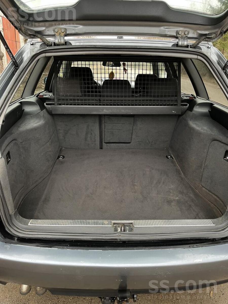 Pelēks Audi A4 2000 Preiļi, ar dzinēja tilpumu 1.90 L un nobraukumu 501 tūkst. km par 1500 €, foto 5 vietnē AUTOMOTO.COM.LV