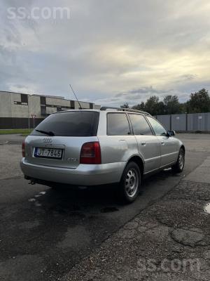 Pelēks Audi A4 2000 Ludza, ar dzinēja tilpumu 1.90 L un nobraukumu 270 tūkst. km par 1250 €, foto 4 vietnē AUTOMOTO.COM.LV