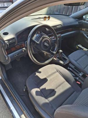 Pelēks Audi A4 2000 Jurbarkas, ar dzinēja tilpumu 1.90 L un nobraukumu 350 tūkst. km par 1200 €, foto 7 vietnē AUTOMOTO.COM.LV