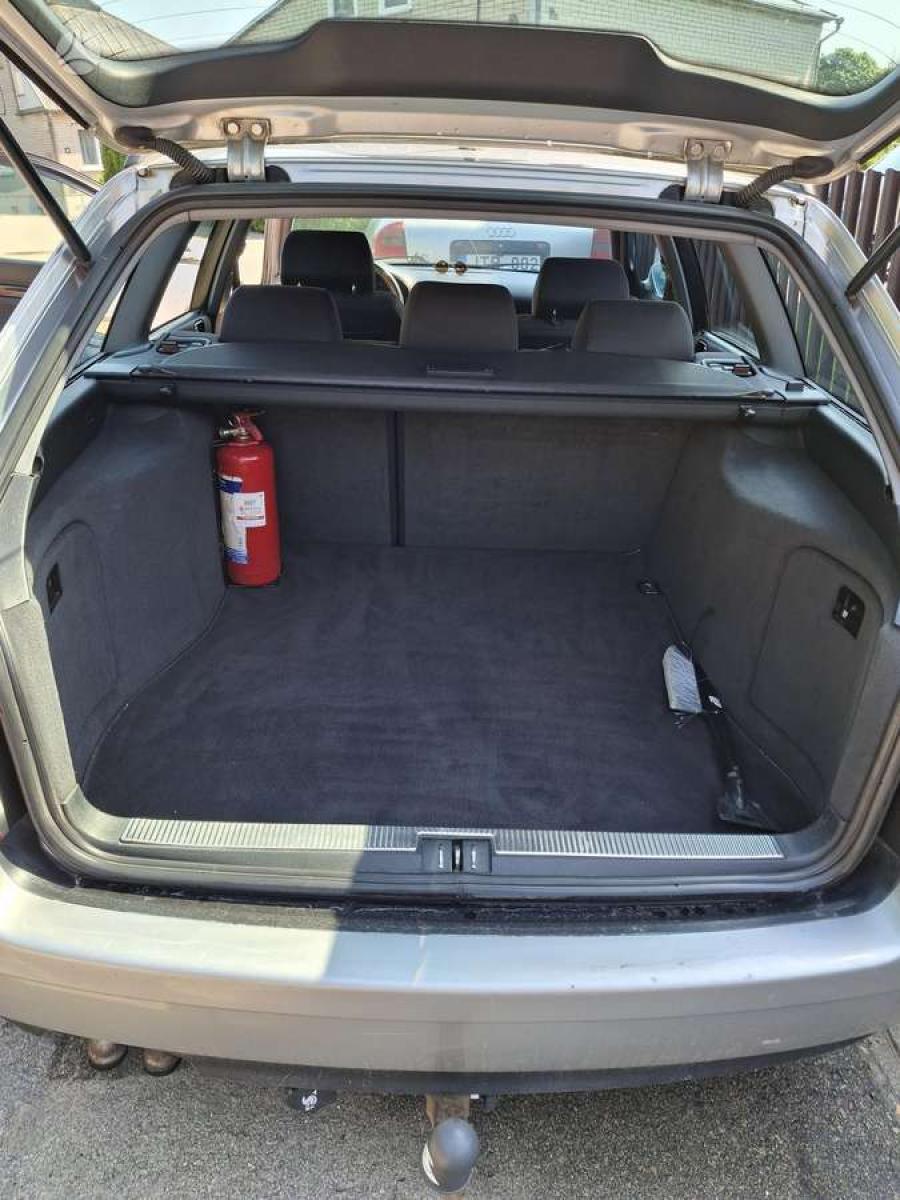Pelēks Audi A4 2000 Jurbarkas, ar dzinēja tilpumu 1.90 L un nobraukumu 350 tūkst. km par 1200 €, foto 8 vietnē AUTOMOTO.COM.LV