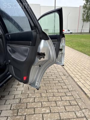 Grey Audi A4 2000 in Riga, with an engine capacity of 1.90 L and mileage of 347 thousand km for 2550 €, photo 13 on AUTOMOTO.COM.LV