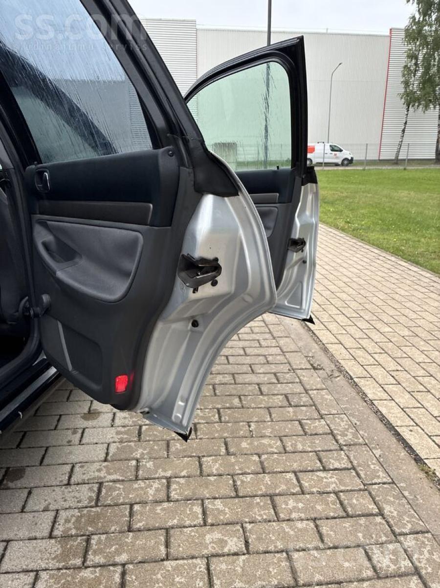 Grey Audi A4 2000 in Riga, with an engine capacity of 1.90 L and mileage of 347 thousand km for 2550 €, photo 13 on AUTOMOTO.COM.LV