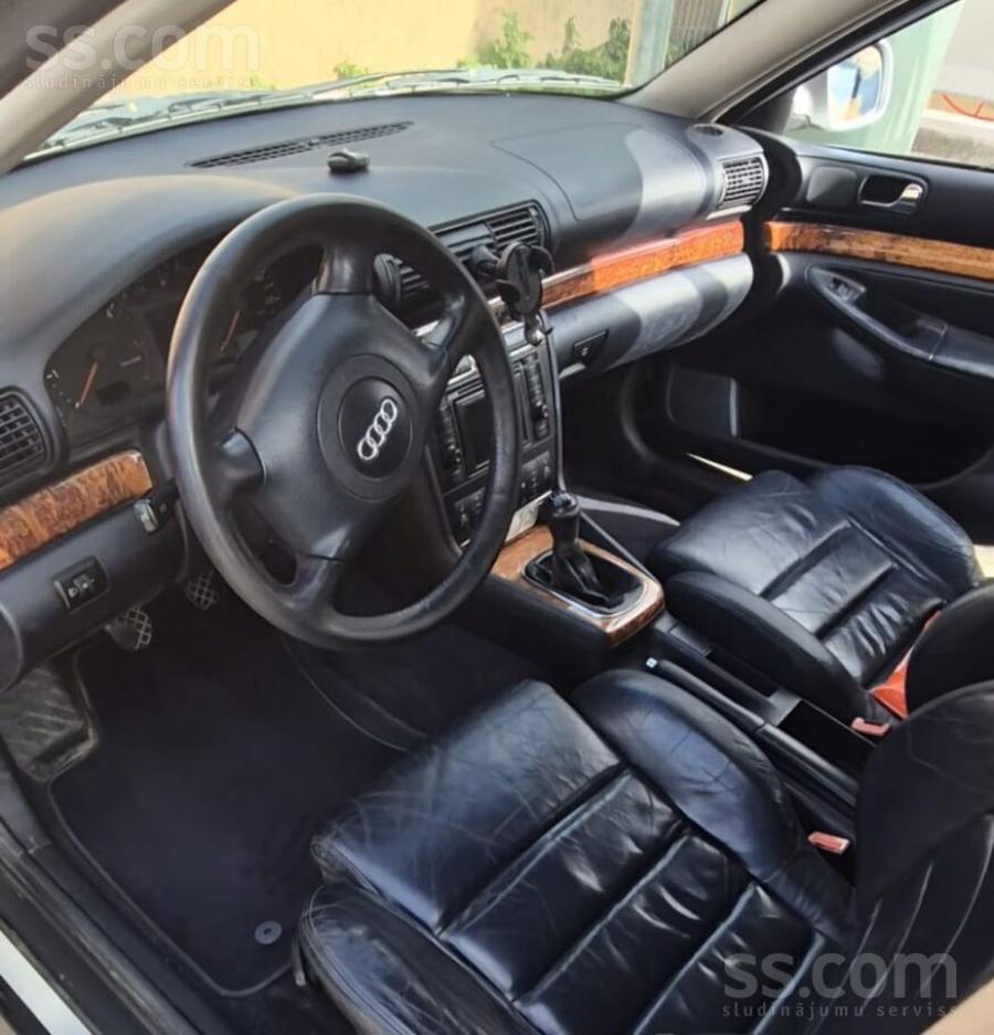 Grey Audi A4 2000 in Jelgava, with an engine capacity of 2.50 L and mileage of 313 thousand km for 1150 €, photo 3 on AUTOMOTO.COM.LV