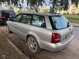 Pelēks Audi A4 2000 Kauņa, ar dzinēja tilpumu 1.90 L un nobraukumu 450 tūkst. km par 420 €, foto 4 vietnē AUTOMOTO.COM.LV