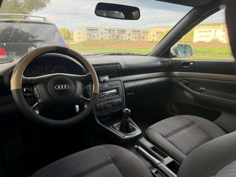 Pelēks Audi A4 2000 Kauņa, ar dzinēja tilpumu 1.90 L un nobraukumu 450 tūkst. km par 420 €, foto 9 vietnē AUTOMOTO.COM.LV