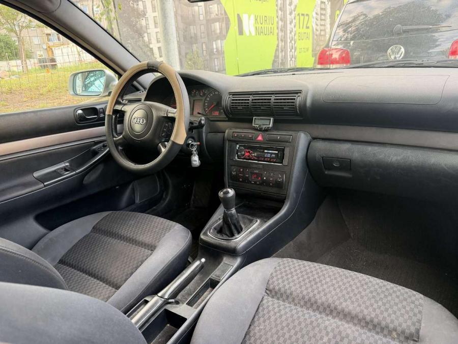 Pelēks Audi A4 2000 Kauņa, ar dzinēja tilpumu 1.90 L un nobraukumu 450 tūkst. km par 420 €, foto 10 vietnē AUTOMOTO.COM.LV