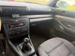 Pelēks Audi A4 2000 Kauņa, ar dzinēja tilpumu 1.90 L un nobraukumu 450 tūkst. km par 420 €, foto 12 vietnē AUTOMOTO.COM.LV