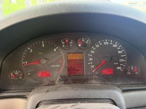 Pelēks Audi A4 2000 Kauņa, ar dzinēja tilpumu 1.90 L un nobraukumu 450 tūkst. km par 420 €, foto 13 vietnē AUTOMOTO.COM.LV