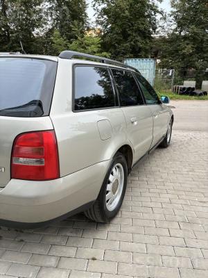 Pelēks Audi A4 2000 Rīga, ar dzinēja tilpumu 1.90 L un nobraukumu 350 tūkst. km par 2550 €, foto 9 vietnē AUTOMOTO.COM.LV