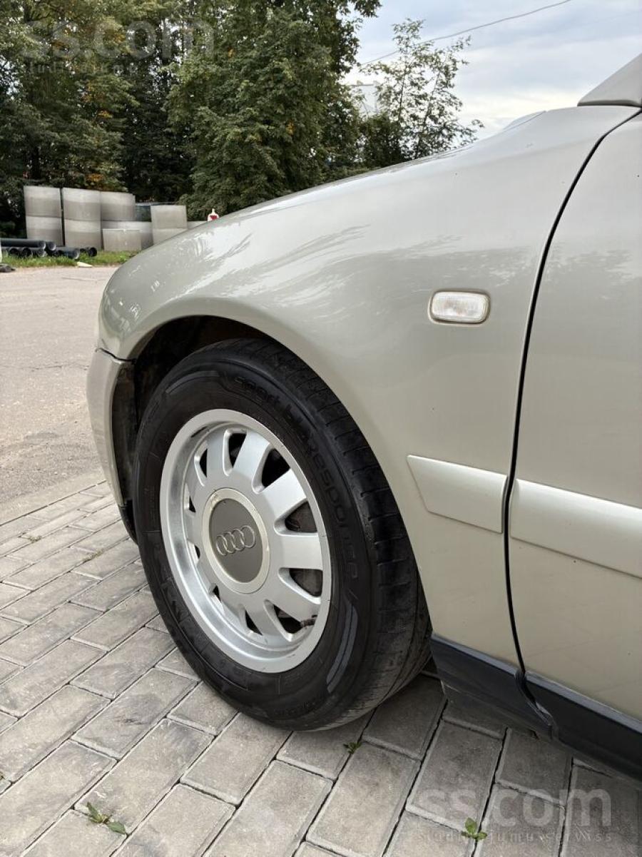 Pelēks Audi A4 2000 Rīga, ar dzinēja tilpumu 1.90 L un nobraukumu 350 tūkst. km par 2550 €, foto 12 vietnē AUTOMOTO.COM.LV