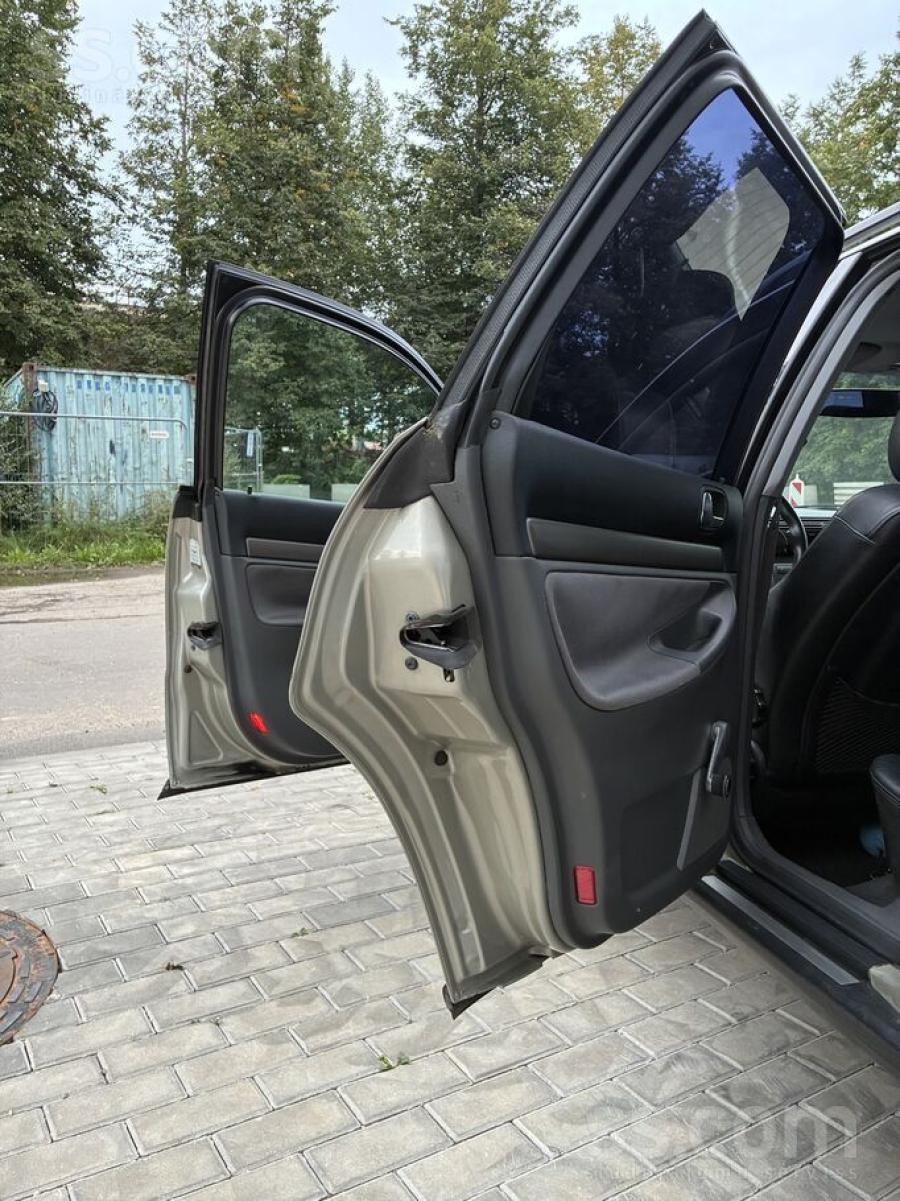 Pelēks Audi A4 2000 Rīga, ar dzinēja tilpumu 1.90 L un nobraukumu 350 tūkst. km par 2550 €, foto 14 vietnē AUTOMOTO.COM.LV