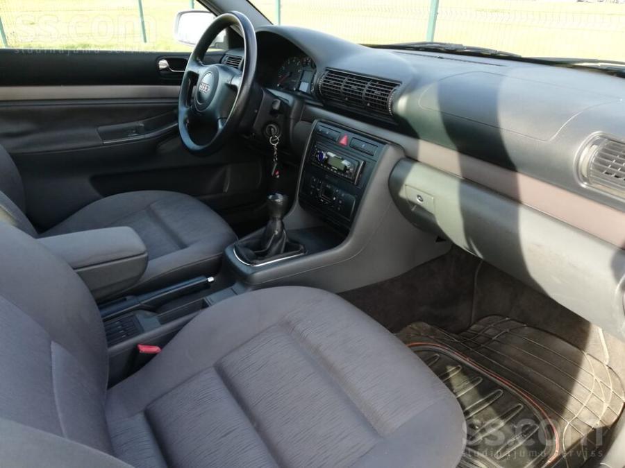 Grey Audi A4 2000 in Saldus, with an engine capacity of 1.60 L and mileage of 246 thousand km for 1500 €, photo 10 on AUTOMOTO.COM.LV