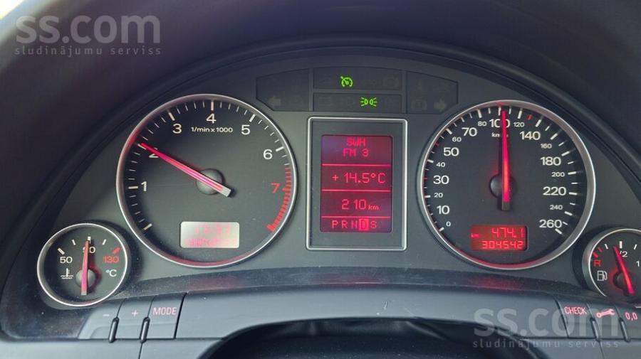 Pelēks Audi A4 2001 Dobele, ar dzinēja tilpumu 3.00 L un nobraukumu 305 tūkst. km par 3900 €, foto 14 vietnē AUTOMOTO.COM.LV