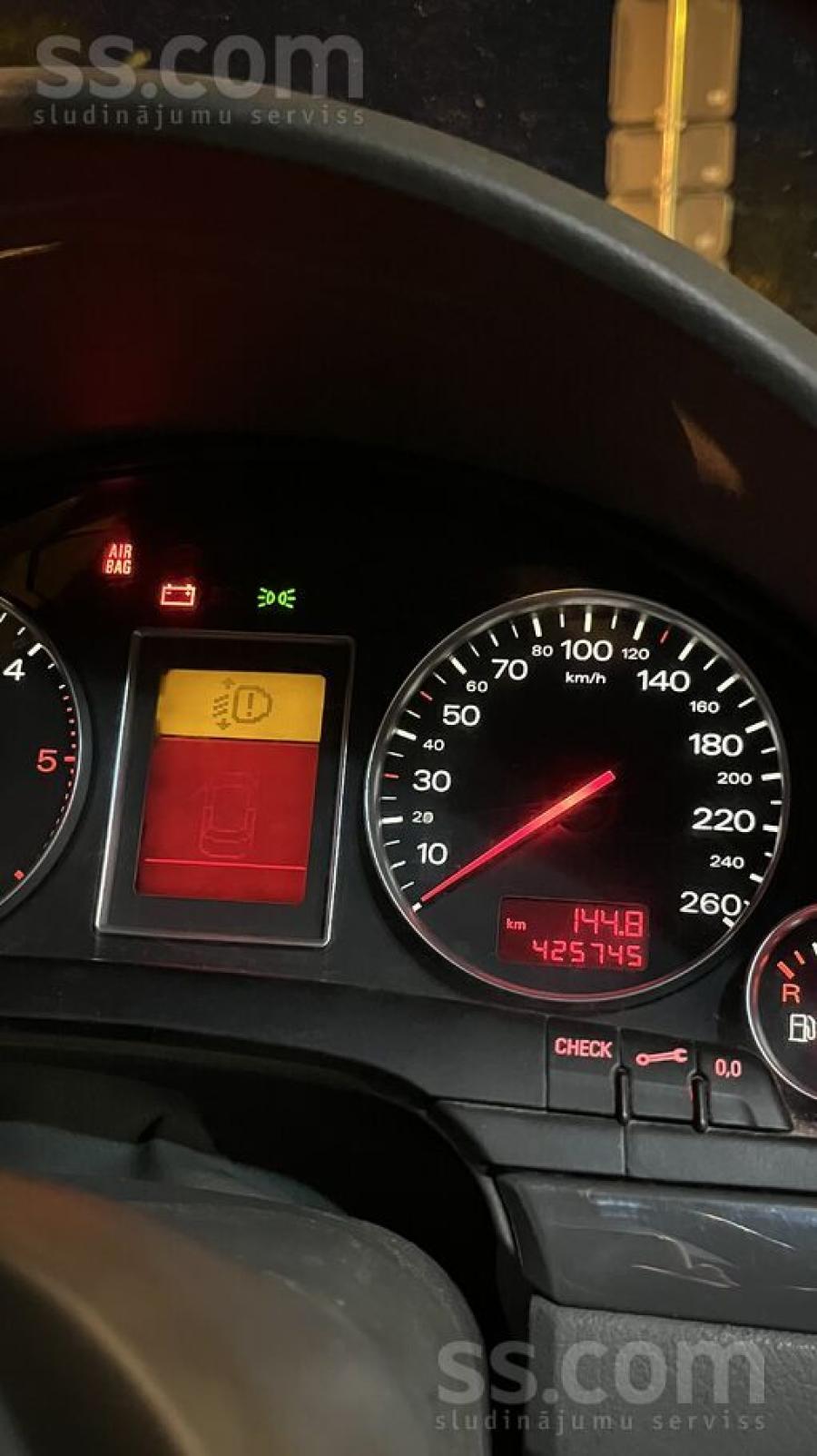 Grey Audi A4 2001 in Daugavpils, with an engine capacity of 1.90 L and mileage of 426 thousand km for 1300 €, photo 6 on AUTOMOTO.COM.LV