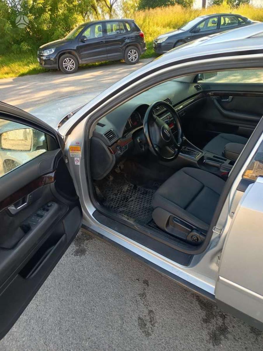 Pelēks Audi A4 2001 Marijampole, ar dzinēja tilpumu 1.90 L un nobraukumu 292 tūkst. km par 2300 €, foto 12 vietnē AUTOMOTO.COM.LV