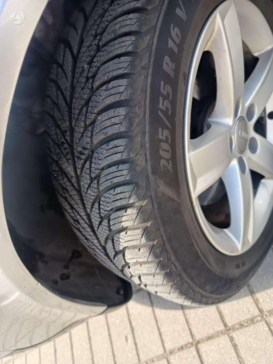 Pelēks Audi A4 2001 Marijampole, ar dzinēja tilpumu 1.90 L un nobraukumu 292 tūkst. km par 2300 €, foto 14 vietnē AUTOMOTO.COM.LV