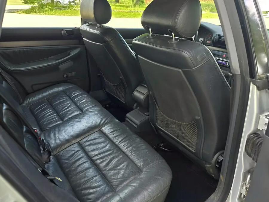 Pelēks Audi A4 2001 Grobiņa, ar dzinēja tilpumu 1.90 L un nobraukumu 393 tūkst. km par 1500 €, foto 14 vietnē AUTOMOTO.COM.LV