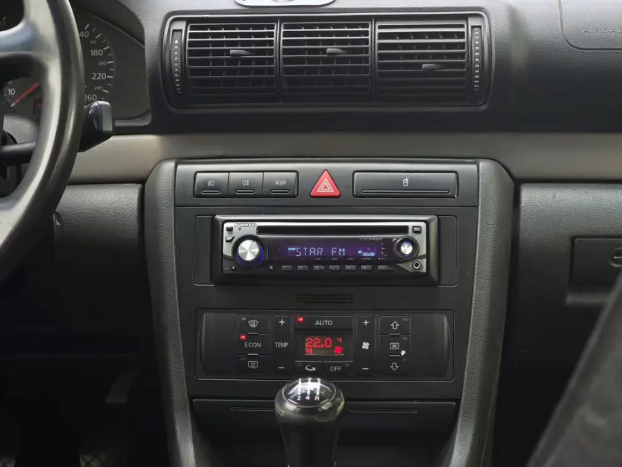 Pelēks Audi A4 2001 Grobiņa, ar dzinēja tilpumu 1.90 L un nobraukumu 393 tūkst. km par 1500 €, foto 16 vietnē AUTOMOTO.COM.LV