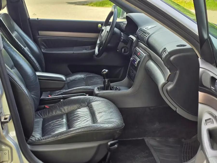 Pelēks Audi A4 2001 Grobiņa, ar dzinēja tilpumu 1.90 L un nobraukumu 393 tūkst. km par 1500 €, foto 17 vietnē AUTOMOTO.COM.LV
