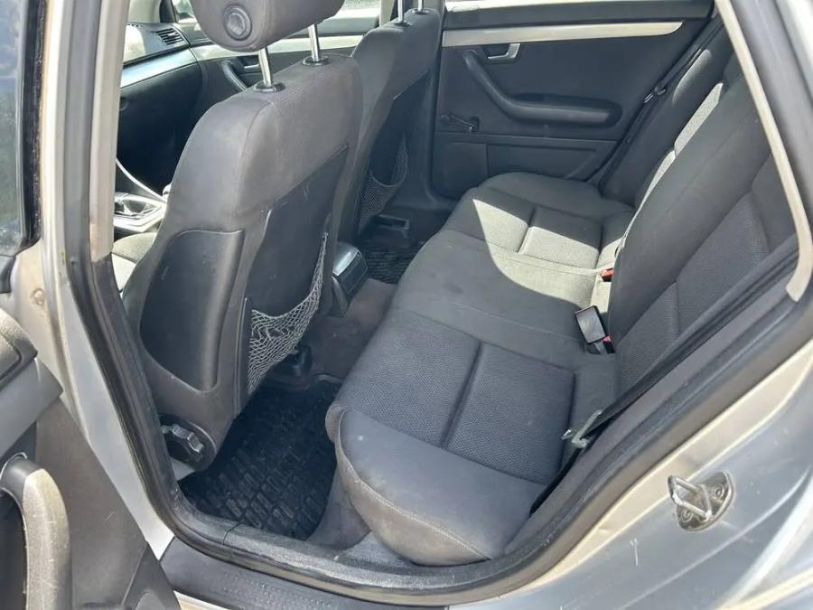Pelēks Audi A4 2001 Limbaži, ar dzinēja tilpumu 1.90 L un nobraukumu 380 tūkst. km par 1350 €, foto 9 vietnē AUTOMOTO.COM.LV