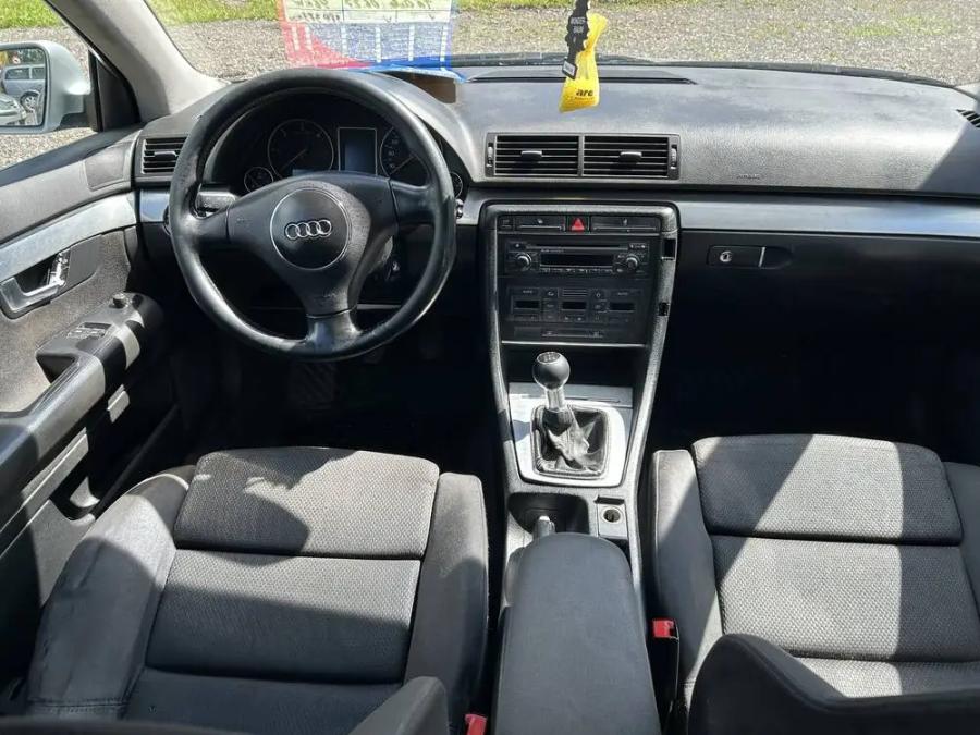 Pelēks Audi A4 2001 Limbaži, ar dzinēja tilpumu 1.90 L un nobraukumu 380 tūkst. km par 1350 €, foto 10 vietnē AUTOMOTO.COM.LV